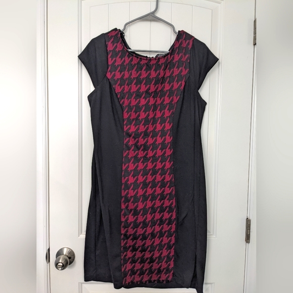 B. Smart | Dresses | B Smart Woman Maroon Houndstooth Sheath Dress ...